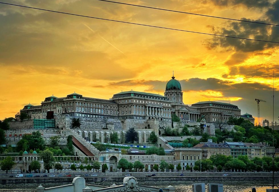 20 Old and Empty Palaces of Displaced Royal Families