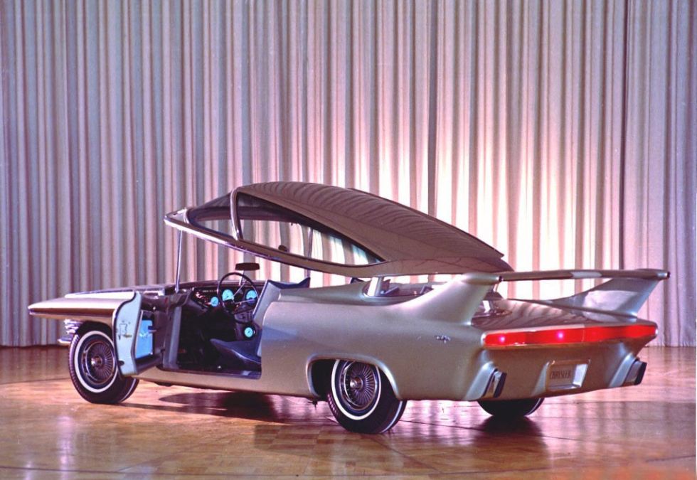 15 Photos That Prove Car Shows Were Better In The 20th Century