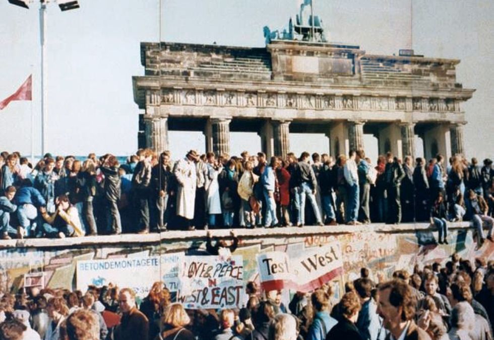 20 Photos Of How Life Looked In 1990 - Oldest.org