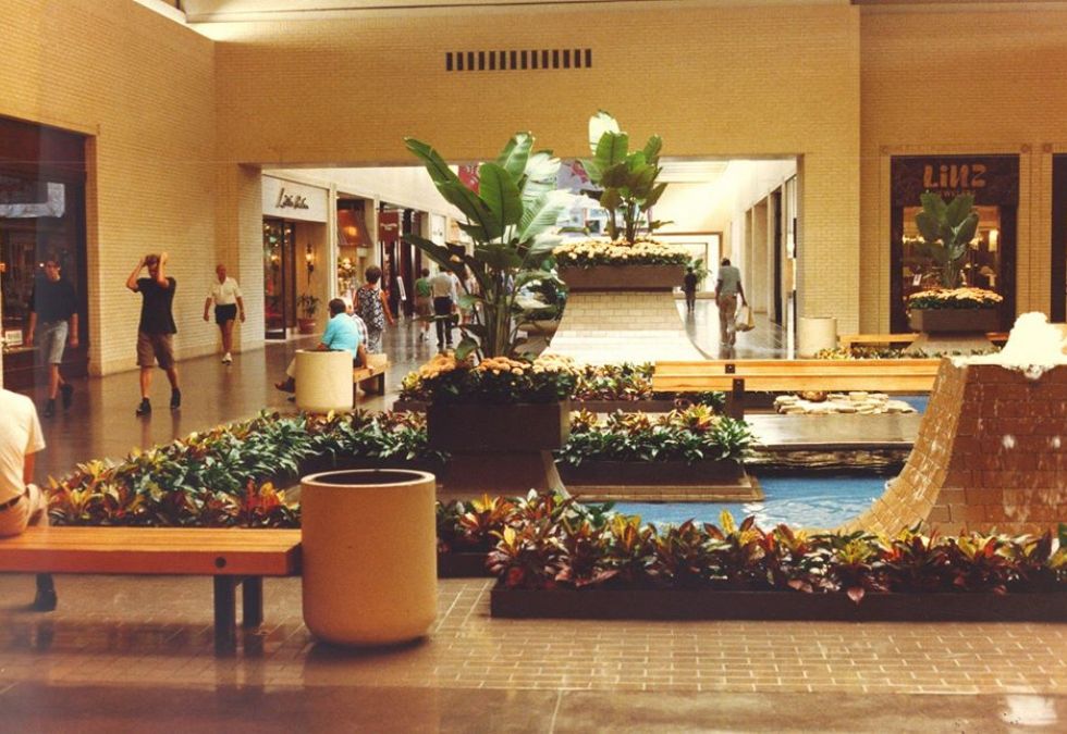 25 Photos That Capture What the World Looked Like In 1980