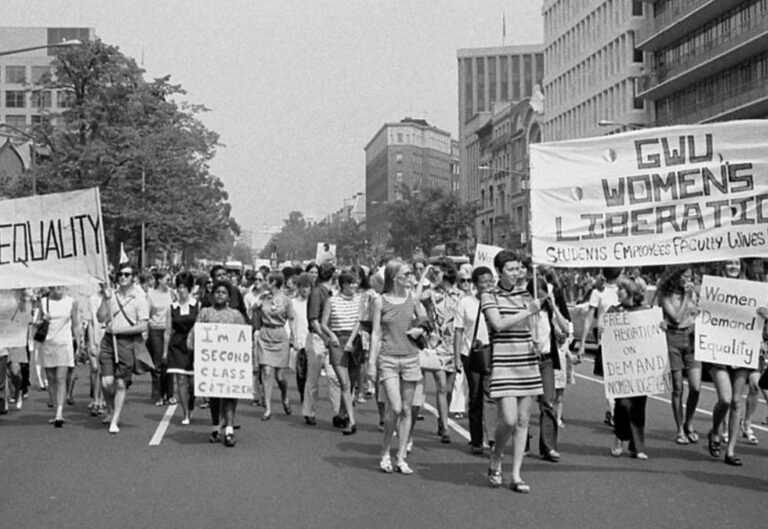 28 More Photos Of What The World Looked Like In 1971 - Oldest.org