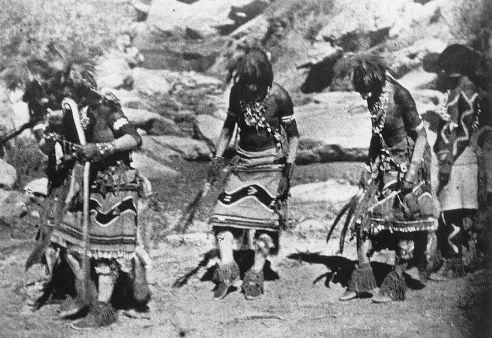 1900s Photos Capture How Native Americans Lived 100 Years Ago