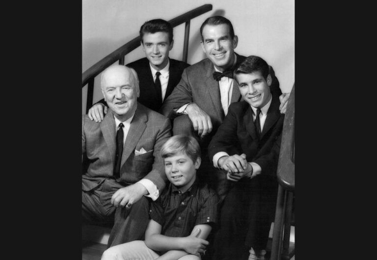 15 Iconic TV Dads From The 70s Who Defined Fatherhood