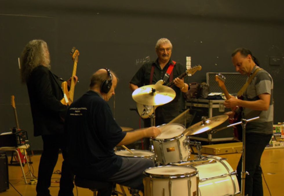 15 Pics Remembering The Giants Of Surf Music - Oldest.org