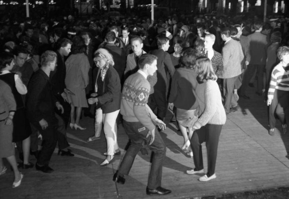 21 Iconic Things That Defined the 1960s - Oldest.org