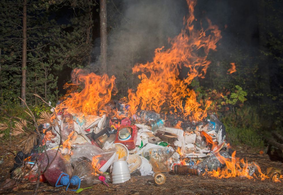 15 Backyard Activities You’re Not Allowed to Do Anymore