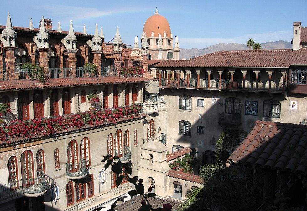 The 24 Most Haunted Hotels In America - Oldest.org