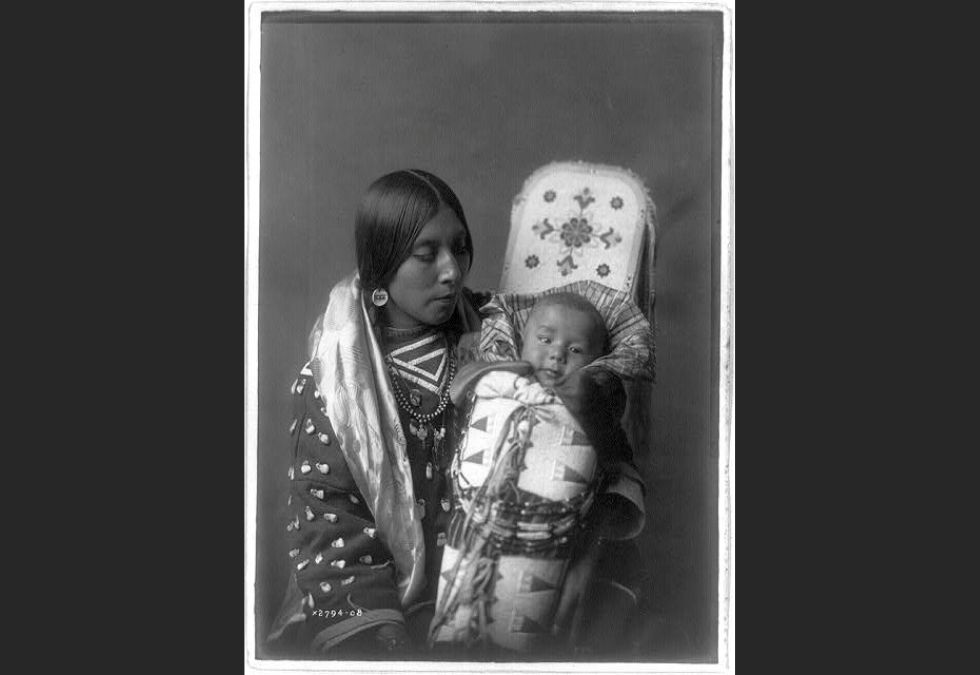 30 Powerful Vintage Photos of Native American Life