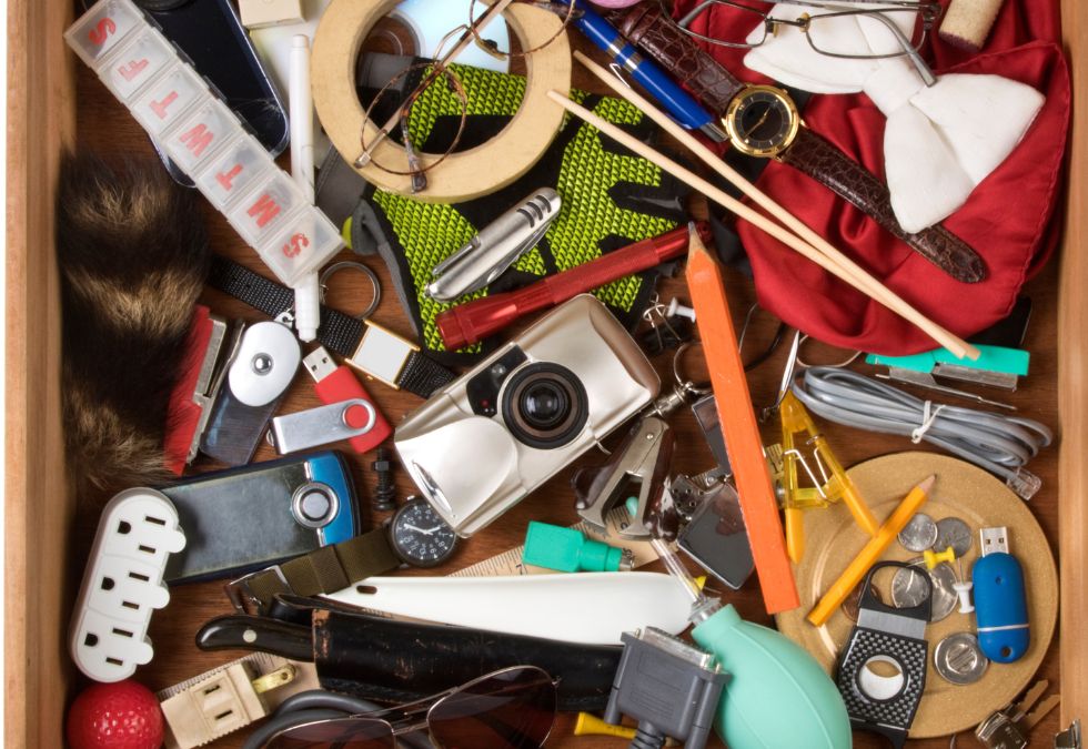 15 Habits Older People Have That Confuse Younger Generations