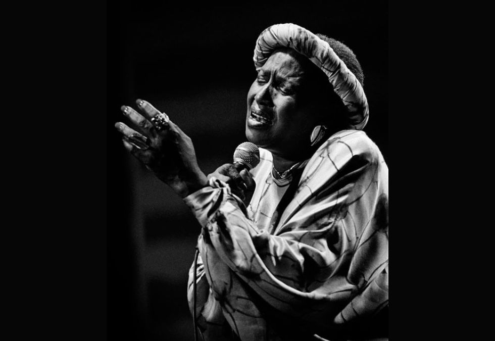 15 Famous Singers Who Faced Tragic Death During Performance