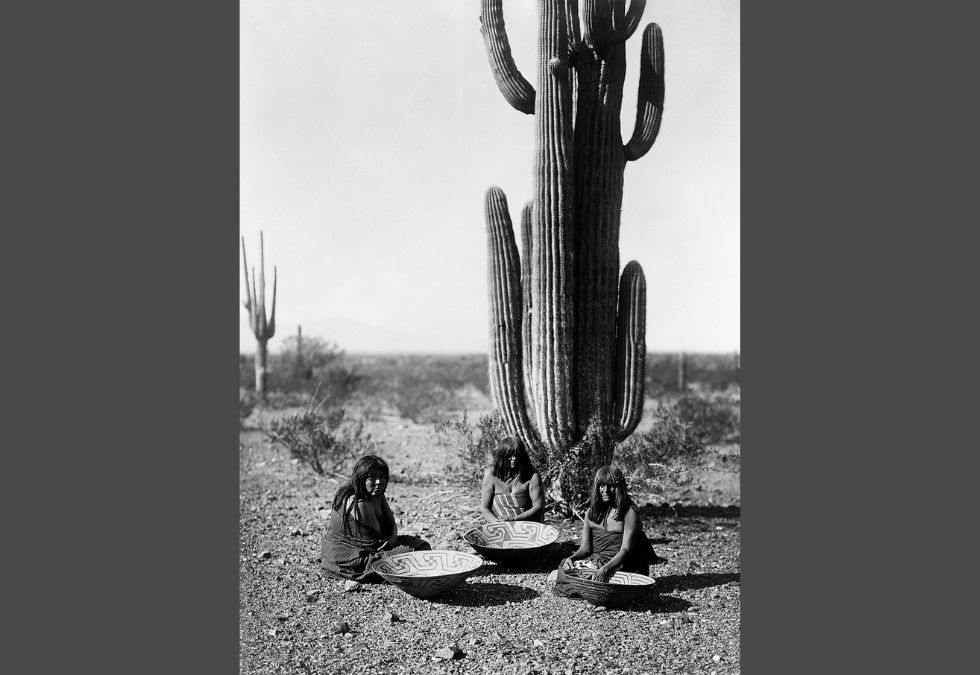 30 Powerful Vintage Photos of Native American Life