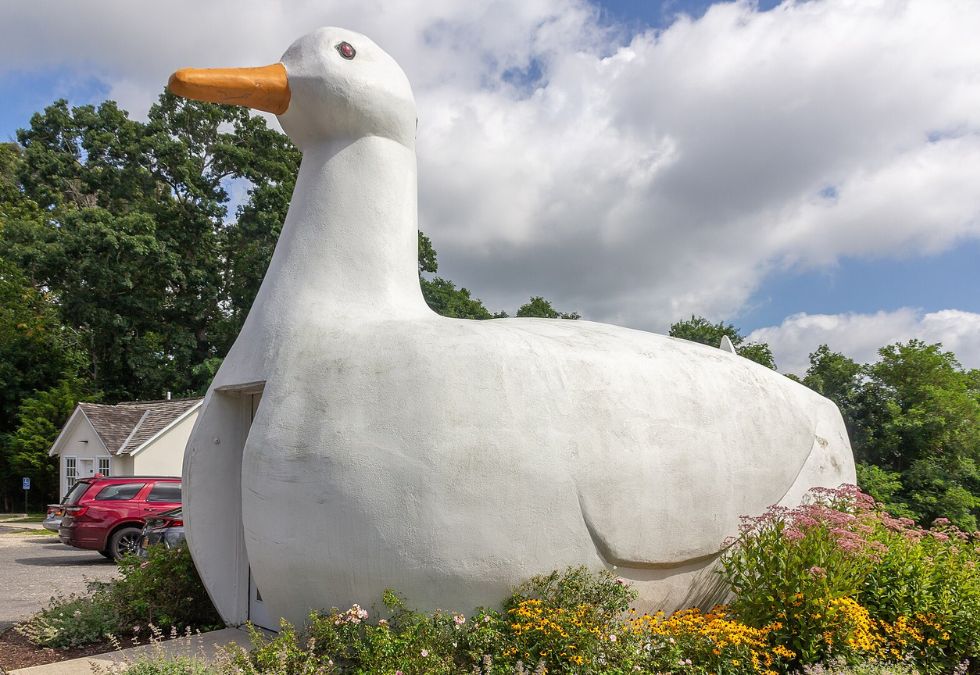 25 of the Oldest Roadside Attractions in the U.S. You Can Still Visit