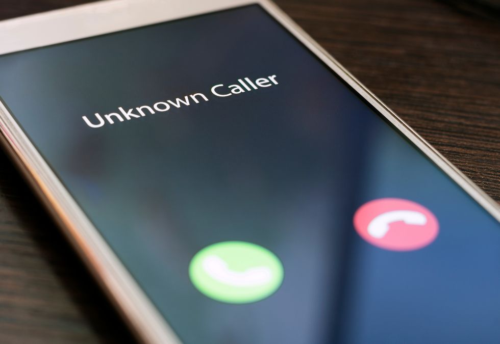 11 Reasons Why You Should Never Call Back Unknown Numbers