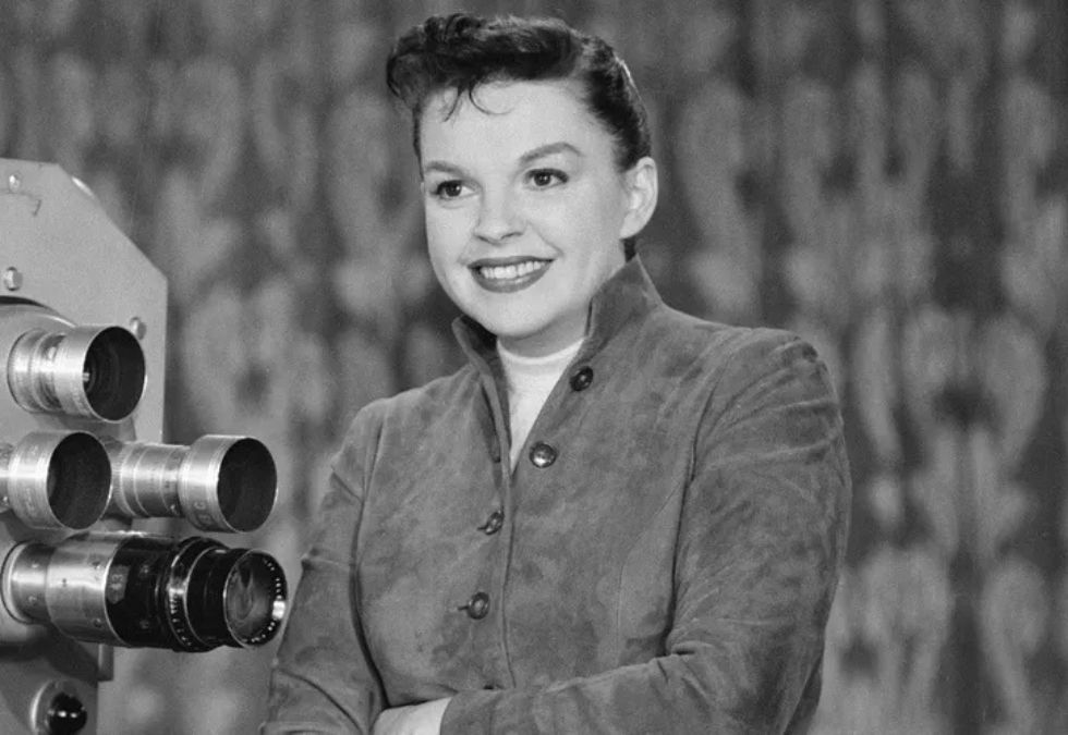 21 Hollywood Stars Who Lived Larger Than Life in Their Eras