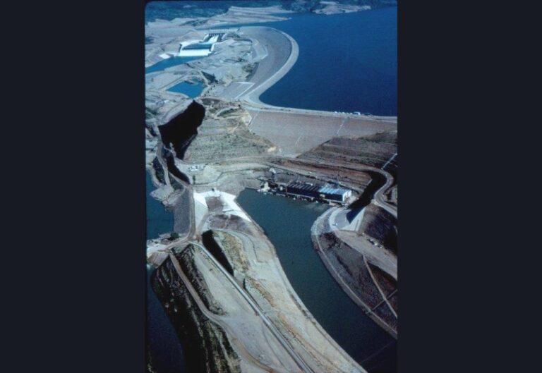 The 19 Largest Dams in the World - Oldest.org