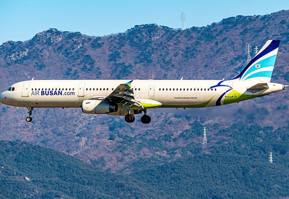 Airlines with Most Crashes in 2025: Is It Safe To Fly Anymore?