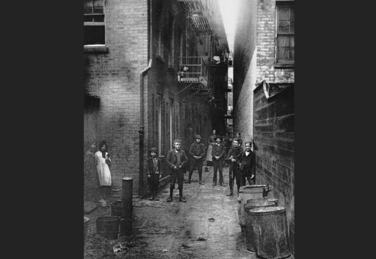 15 Photos That Show What Life Looked Like In The 1880s