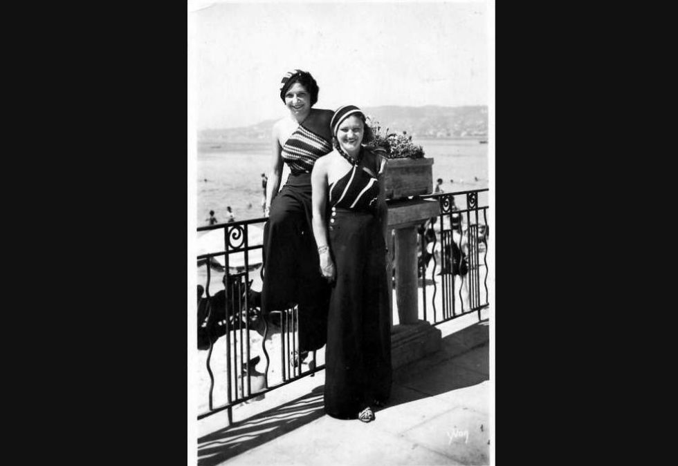 Photos of Winter Bathers From Before Cold Baths Were Cool