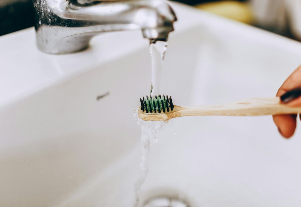 15 Old-School Housekeeping Habits It’s Time to Let Go Of