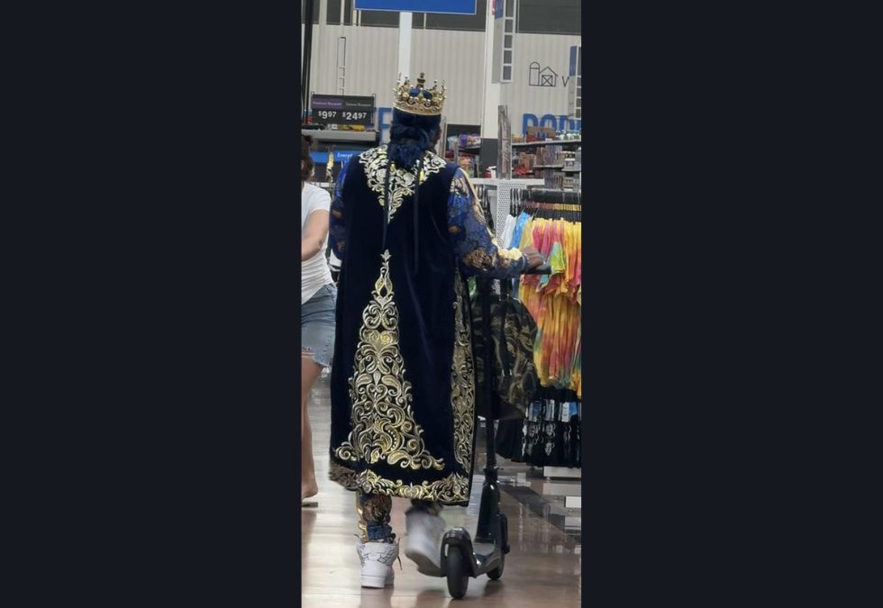15 People Of Walmart Rocking Their Red Carpet Looks