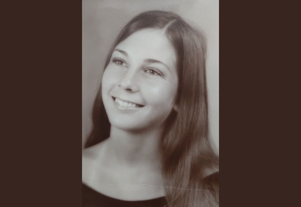 28 Throwback Photos of 1970s High School Life