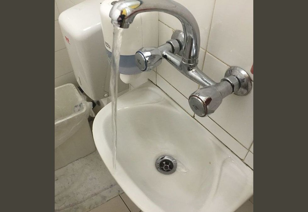 20 Photos Where 'Ineptitude' Is Par For The Course
