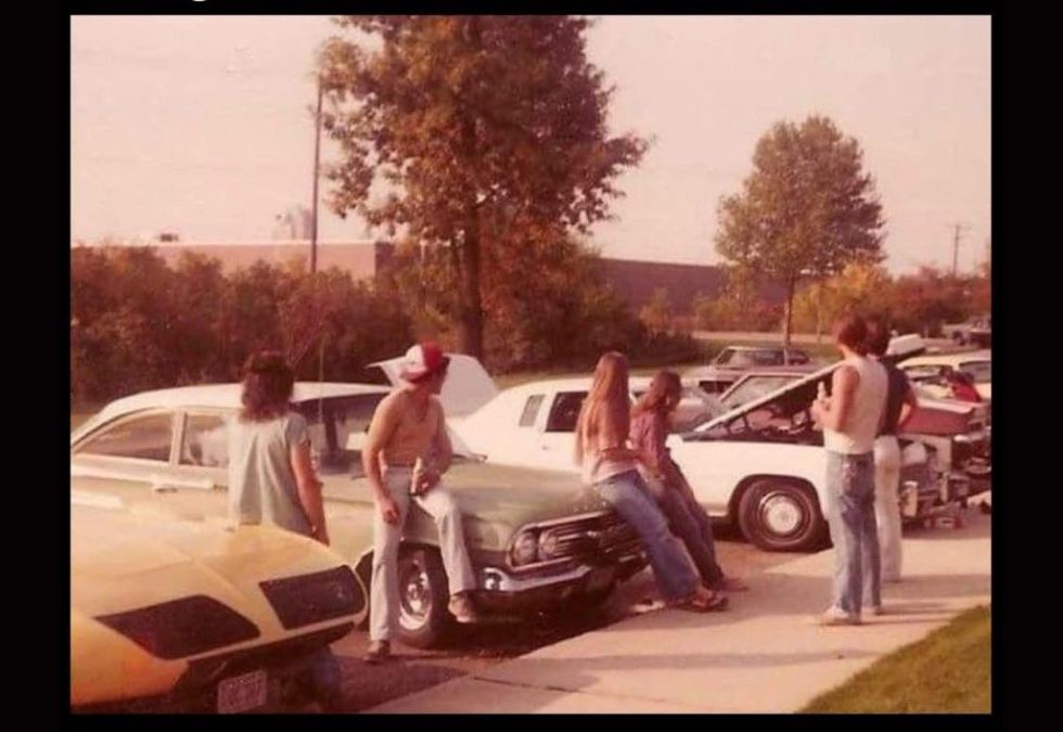 28 Throwback Photos of 1970s High School Life