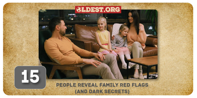 15 People Reveal Family Red Flags (and Dark Secrets)