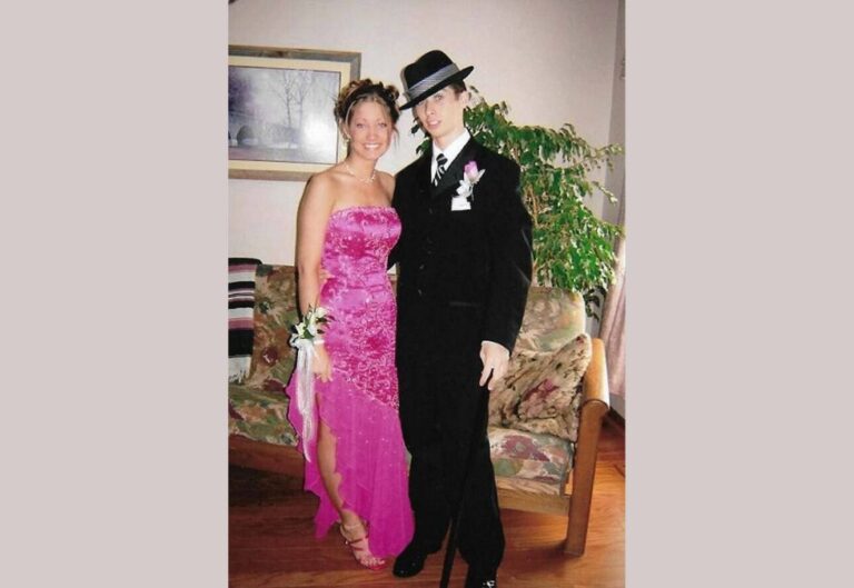 20 Painfully Embarrassing Photos People Can't Take Back - Oldest.org