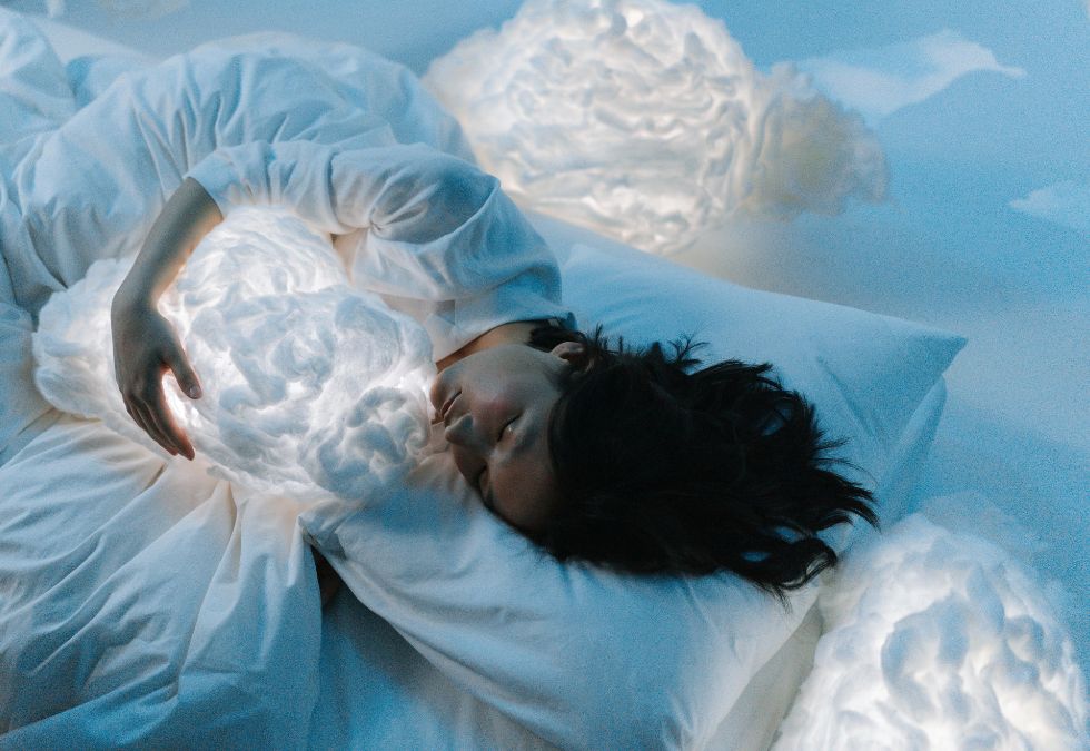 13 Things People Say They Experience Right Before Death, According to ...