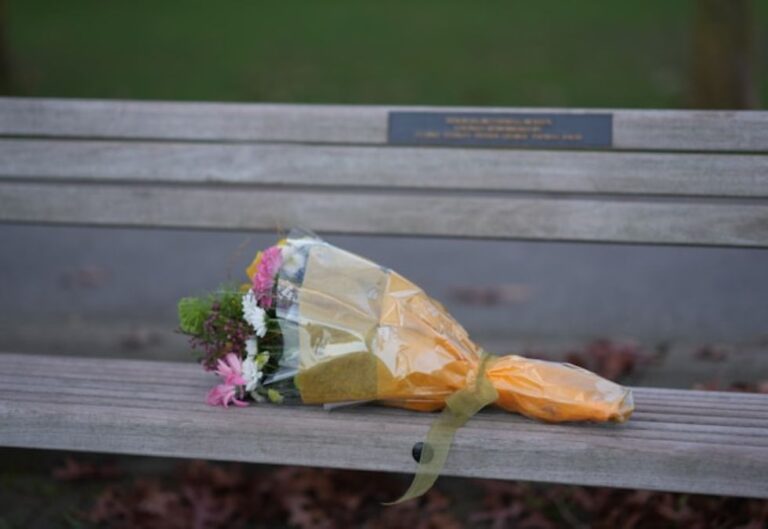 13 Things People Say They Experience Right Before Death, According to ...