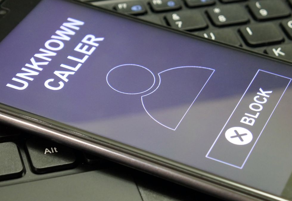 12 Red Flags That a Phone Call Is a Dangerous Scam
