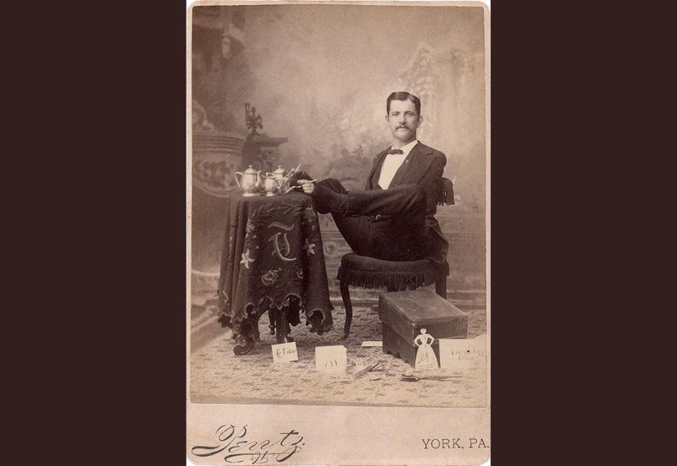 24 Rare Vintage Photos of Carnival, Circus, and Sideshow Acts