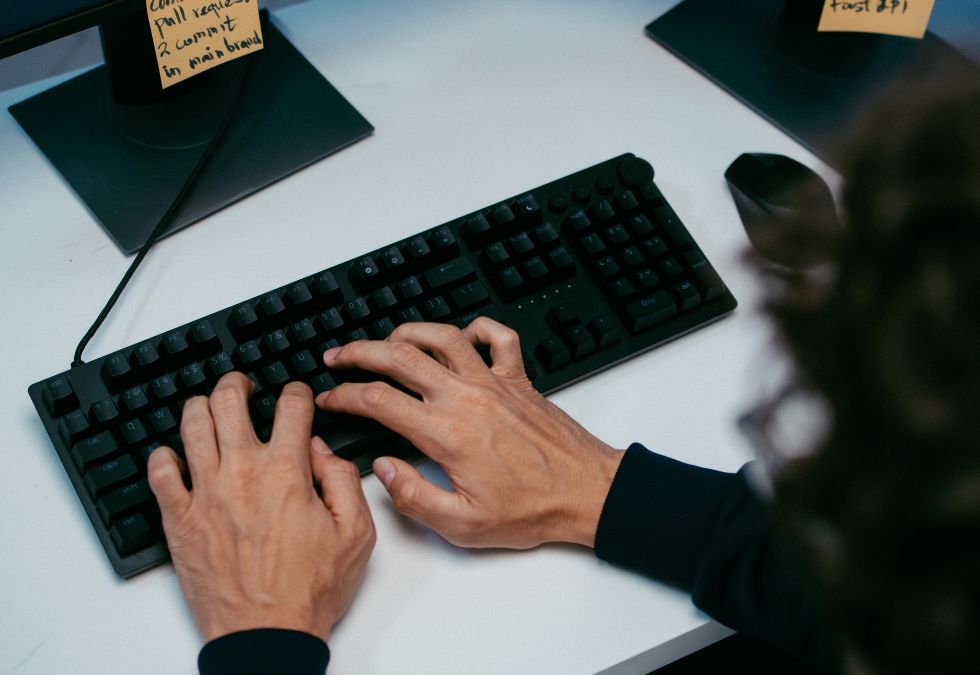 25 Things You Never Knew About Left-Handed People