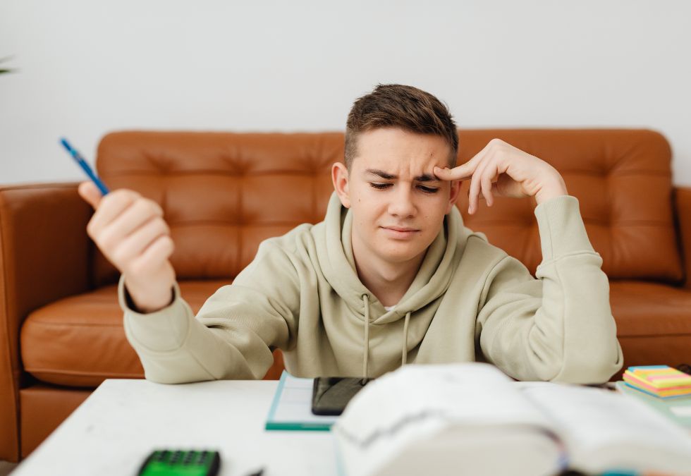 9 Habits People Think Make Them Look Smart (But Don’t)