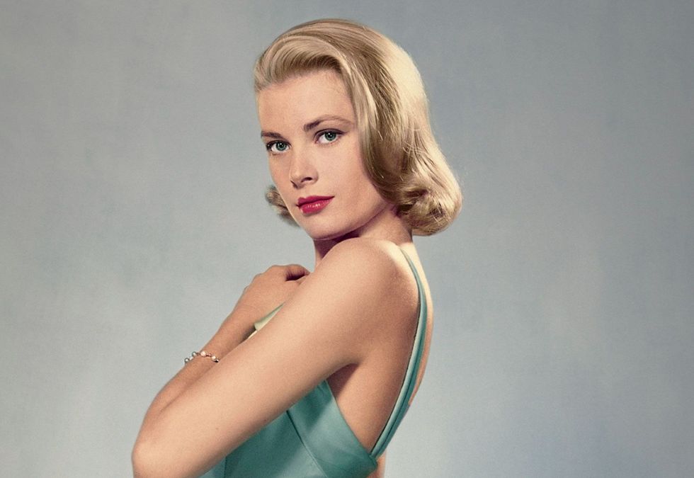 20 Women Widely Regarded as the Most Beautiful of All Time - Oldest.org