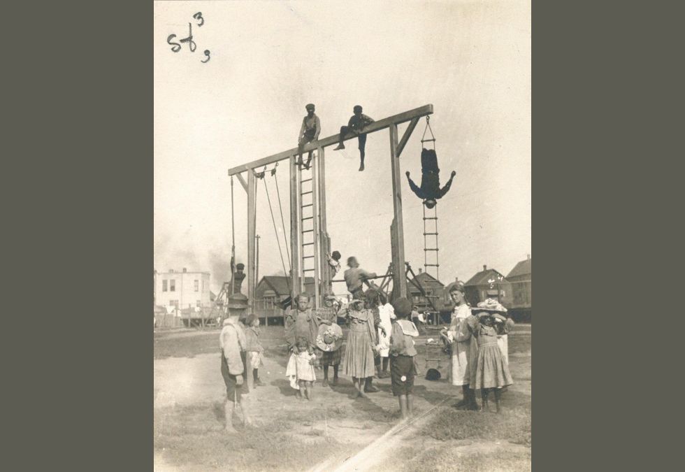 30 Pics Proving Old Playgrounds Were Surprisingly Dangerous